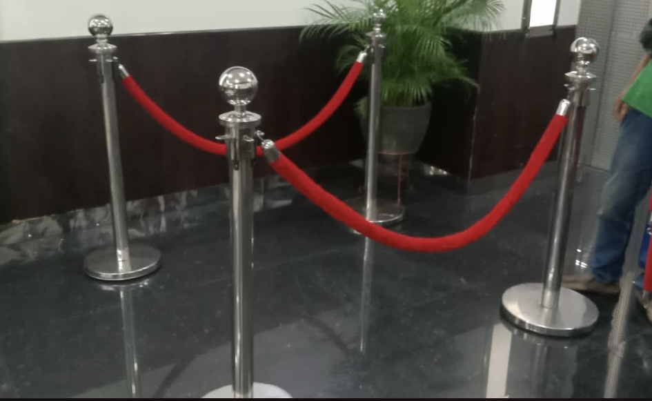 Tiang Antrian dan Signage - rajatenda.com